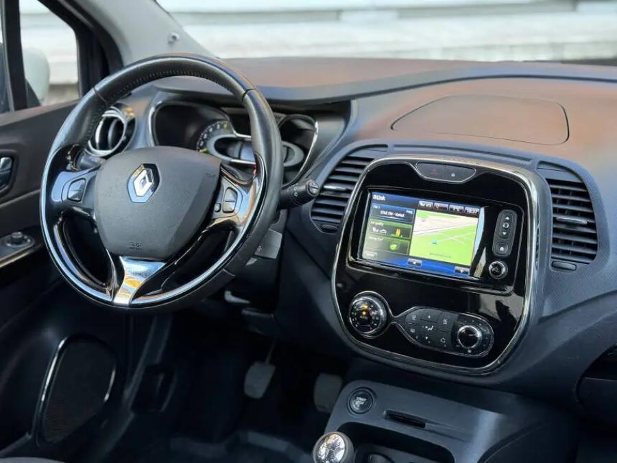 Black Renault Captur 2013 in Riga, with an engine capacity of 0.90 L and mileage of 183 thousand km for 6000 €, photo 8 on AUTOMOTO.COM.LV