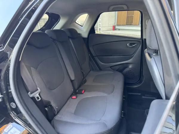 Black Renault Captur 2013 in Riga, with an engine capacity of 0.90 L and mileage of 183 thousand km for 6000 €, photo 9 on AUTOMOTO.COM.LV