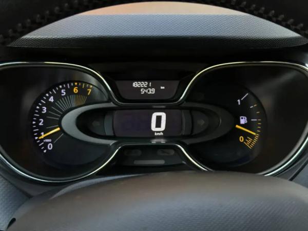 Black Renault Captur 2013 in Riga, with an engine capacity of 0.90 L and mileage of 183 thousand km for 6000 €, photo 10 on AUTOMOTO.COM.LV