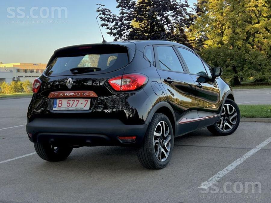 Melns Renault Captur 2013 Cēsis, ar dzinēja tilpumu 1.00 L un nobraukumu 173 tūkst. km par 5750 €, foto 3 vietnē AUTOMOTO.COM.LV