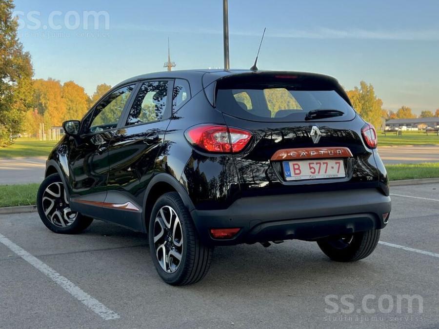 Melns Renault Captur 2013 Cēsis, ar dzinēja tilpumu 1.00 L un nobraukumu 173 tūkst. km par 5750 €, foto 5 vietnē AUTOMOTO.COM.LV