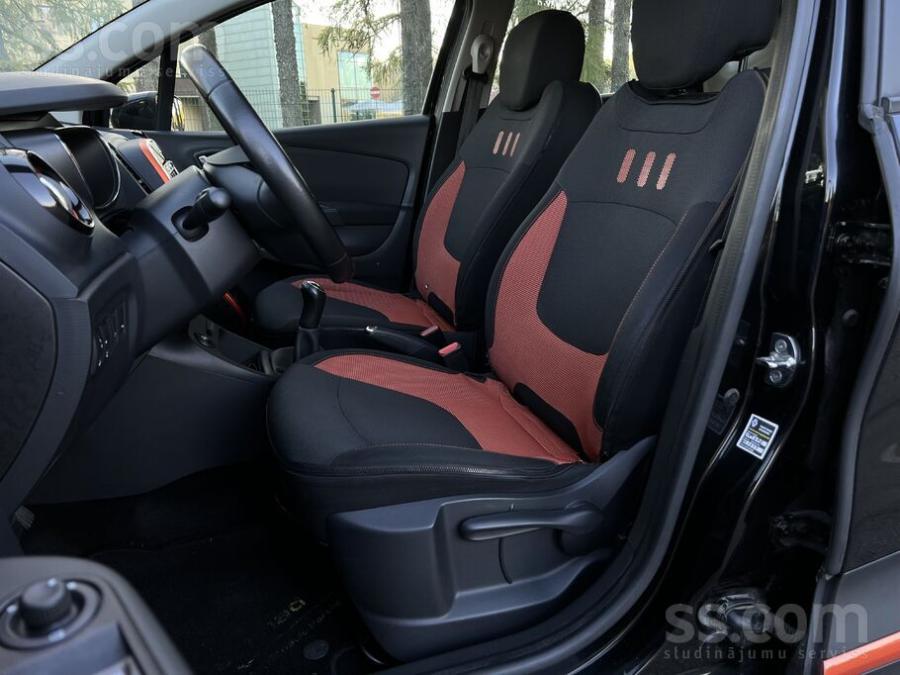 Melns Renault Captur 2013 Cēsis, ar dzinēja tilpumu 1.00 L un nobraukumu 173 tūkst. km par 5750 €, foto 9 vietnē AUTOMOTO.COM.LV