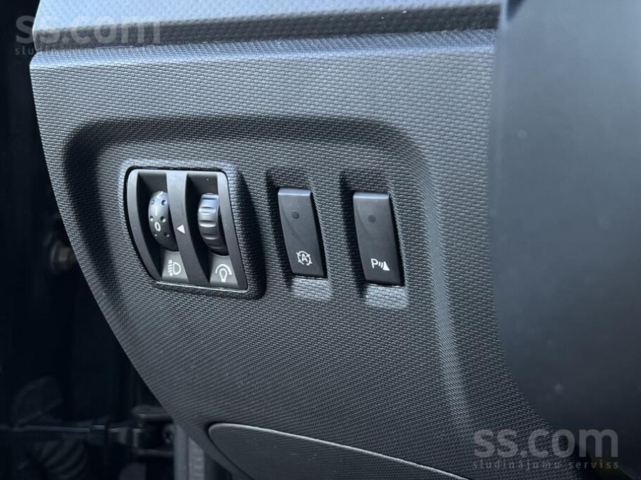 Melns Renault Captur 2013 Cēsis, ar dzinēja tilpumu 1.00 L un nobraukumu 173 tūkst. km par 5750 €, foto 18 vietnē AUTOMOTO.COM.LV