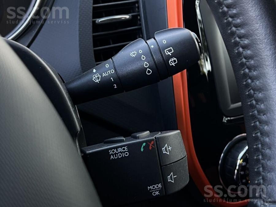 Melns Renault Captur 2013 Cēsis, ar dzinēja tilpumu 1.00 L un nobraukumu 173 tūkst. km par 5750 €, foto 20 vietnē AUTOMOTO.COM.LV