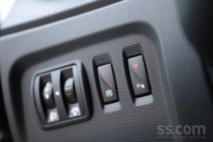 Black Renault Captur 2014 in Tukums, with an engine capacity of 0.90 L and mileage of 195 thousand km for 6990 €, photo 11 on AUTOMOTO.COM.LV