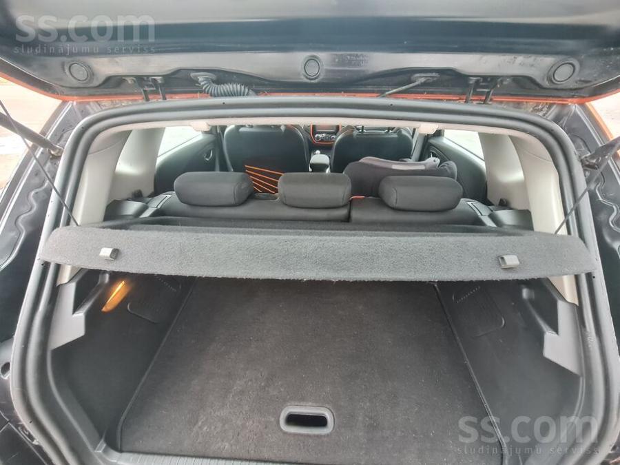 Melns Renault Captur 2015 Jūrmala, ar dzinēja tilpumu 1.50 L un nobraukumu 291 tūkst. km par 5600 €, foto 11 vietnē AUTOMOTO.COM.LV