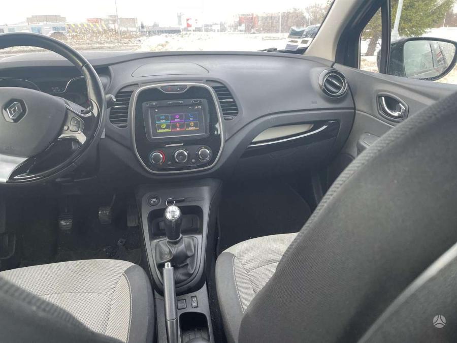 Melns Renault Captur 2016 Tauragė, ar dzinēja tilpumu 0.90 L un nobraukumu 94 tūkst. km par 5300 €, foto 7 vietnē AUTOMOTO.COM.LV