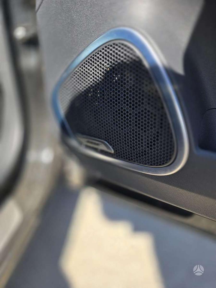 Black Renault Captur 2017 in Taurage, with an engine capacity of 1.20 L and mileage of 193 thousand km for 8500 €, photo 15 on AUTOMOTO.COM.LV