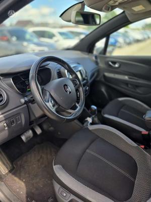 Black Renault Captur 2017 in Taurage, with an engine capacity of 1.20 L and mileage of 193 thousand km for 8500 €, photo 17 on AUTOMOTO.COM.LV