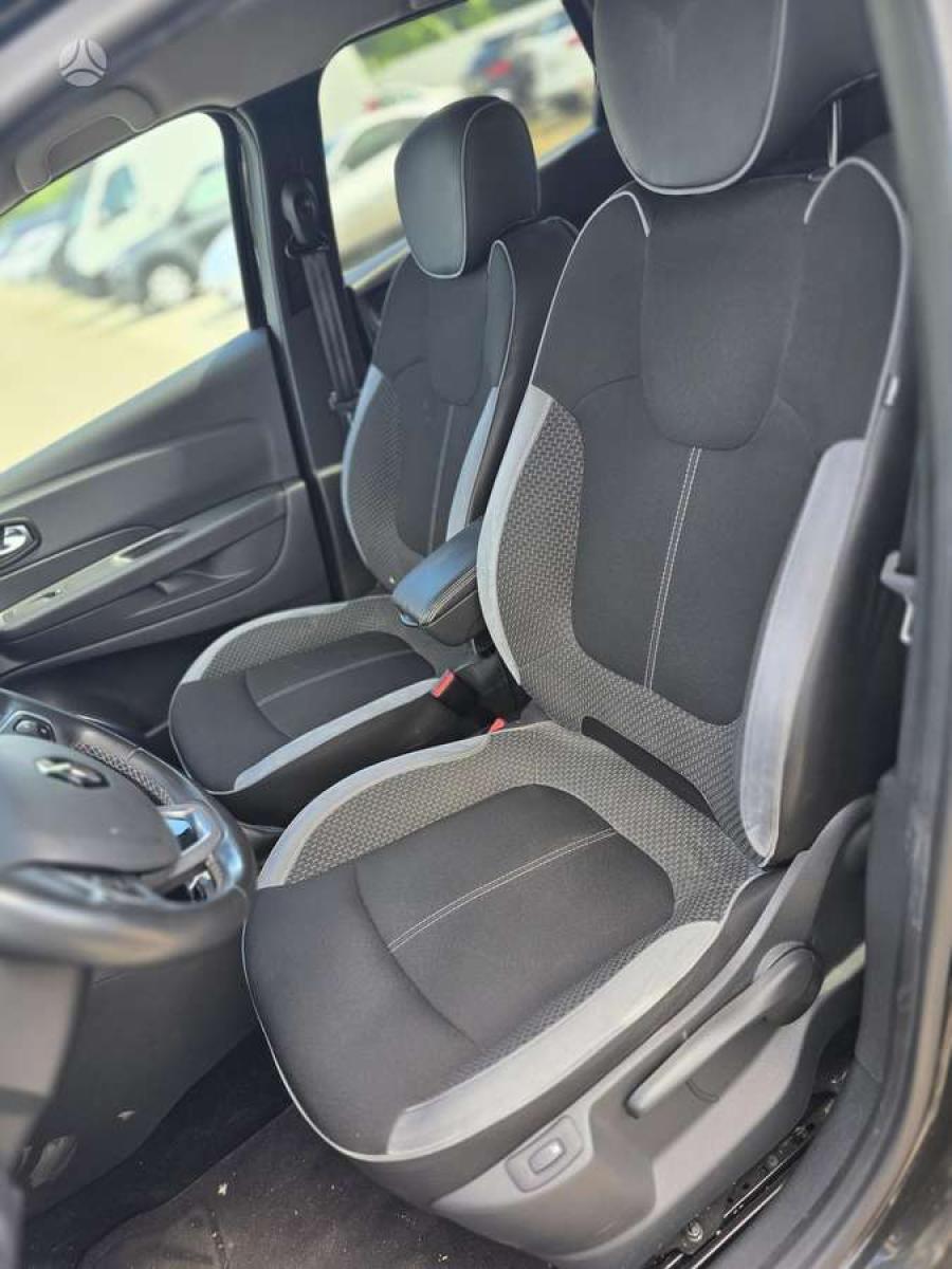 Black Renault Captur 2017 in Taurage, with an engine capacity of 1.20 L and mileage of 193 thousand km for 8500 €, photo 18 on AUTOMOTO.COM.LV