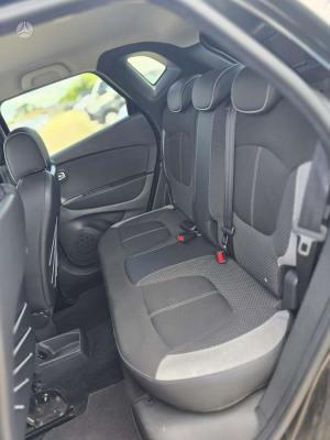 Black Renault Captur 2017 in Taurage, with an engine capacity of 1.20 L and mileage of 193 thousand km for 8500 €, photo 26 on AUTOMOTO.COM.LV