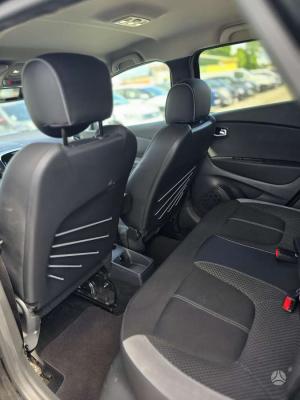 Black Renault Captur 2017 in Taurage, with an engine capacity of 1.20 L and mileage of 193 thousand km for 8500 €, photo 27 on AUTOMOTO.COM.LV