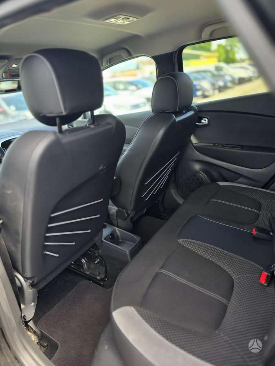 Black Renault Captur 2017 in Taurage, with an engine capacity of 1.20 L and mileage of 193 thousand km for 8500 €, photo 27 on AUTOMOTO.COM.LV