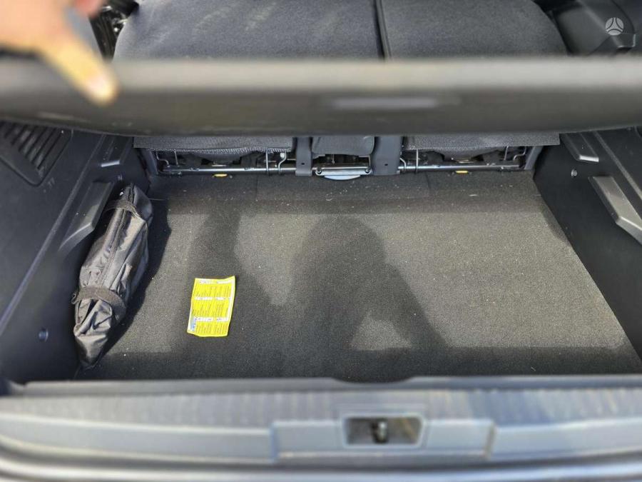 Black Renault Captur 2017 in Taurage, with an engine capacity of 1.20 L and mileage of 193 thousand km for 8500 €, photo 31 on AUTOMOTO.COM.LV