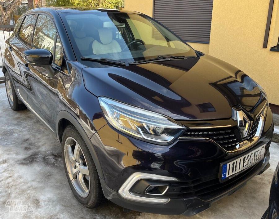 Black Renault Captur 2018 in Vilnius, with an engine capacity of 1.20 L and mileage of 51 thousand km for 12800 €, photo 1 on AUTOMOTO.COM.LV