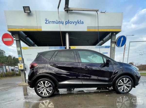 Black Renault Captur 2018 in Vilnius, with an engine capacity of 1.20 L and mileage of 51 thousand km for 12800 €, photo 2 on AUTOMOTO.COM.LV