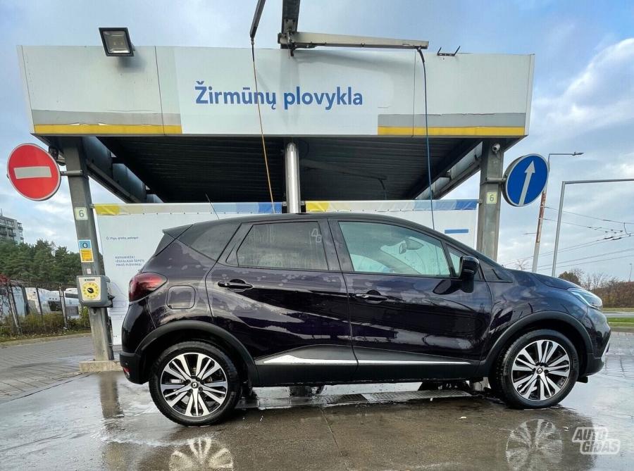 Black Renault Captur 2018 in Vilnius, with an engine capacity of 1.20 L and mileage of 51 thousand km for 12800 €, photo 2 on AUTOMOTO.COM.LV