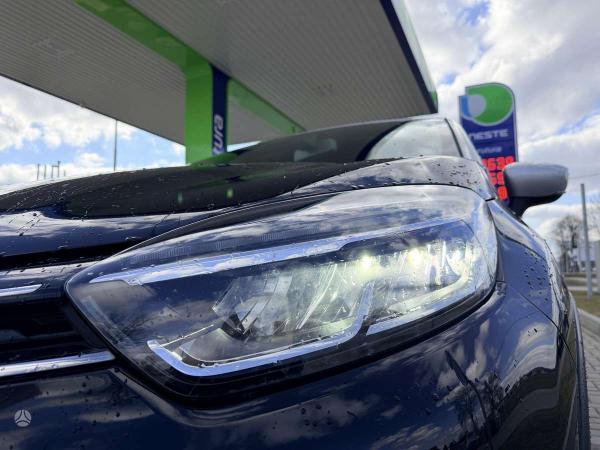 Melns Renault Captur 2018 Tauragė, ar dzinēja tilpumu 1.46 L un nobraukumu 169 tūkst. km par 8999 €, foto 5 vietnē AUTOMOTO.COM.LV