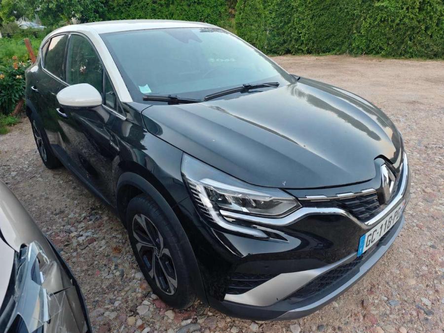Black Renault Captur 2021 in Telschi, with an engine capacity of 1.60 L and mileage of 116 thousand km for 8800 €, photo 1 on AUTOMOTO.COM.LV