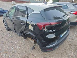 Black Renault Captur 2021 in Telschi, with an engine capacity of 1.60 L and mileage of 116 thousand km for 8800 €, photo 6 on AUTOMOTO.COM.LV