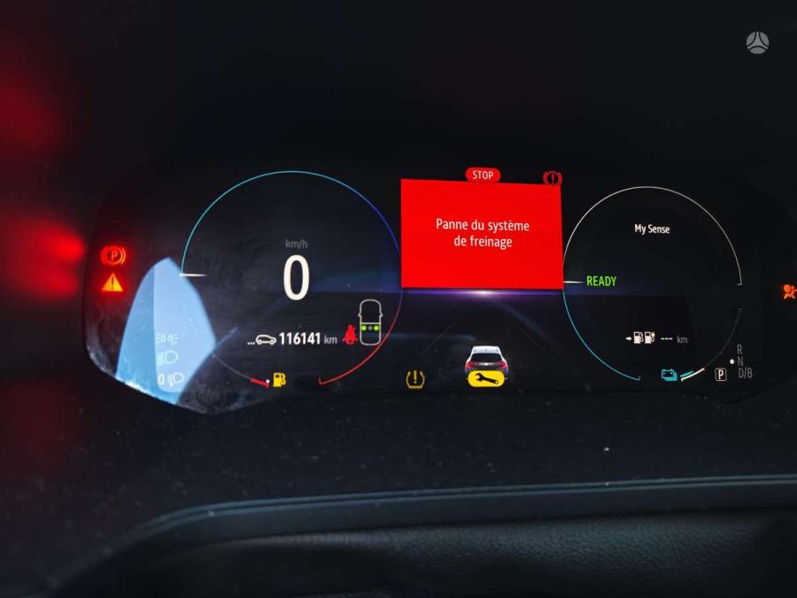 Black Renault Captur 2021 in Telschi, with an engine capacity of 1.60 L and mileage of 116 thousand km for 8800 €, photo 20 on AUTOMOTO.COM.LV
