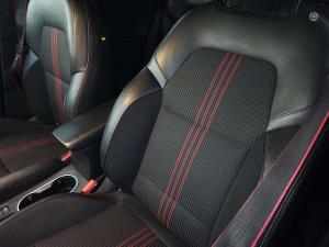 Black Renault Captur 2021 in Telschi, with an engine capacity of 1.60 L and mileage of 116 thousand km for 8800 €, photo 24 on AUTOMOTO.COM.LV