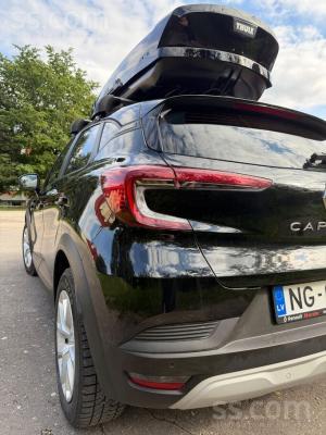 Black Renault Captur 2022 in Riga, with an engine capacity of 1.00 L and mileage of 83 thousand km for 11999 €, photo 4 on AUTOMOTO.COM.LV