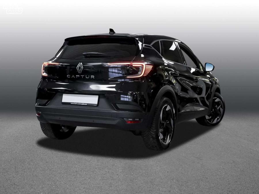 Black Renault Captur 2025 in Kaunas, with an engine capacity of 1.00 L and mileage of 15 thousand km for 23305 €, photo 2 on AUTOMOTO.COM.LV
