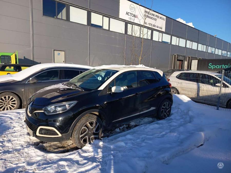 Black Renault Captur 2013 in Kaunas, with an engine capacity of 1.20 L and mileage of 218 thousand km for 3000 €, photo 1 on AUTOMOTO.COM.LV