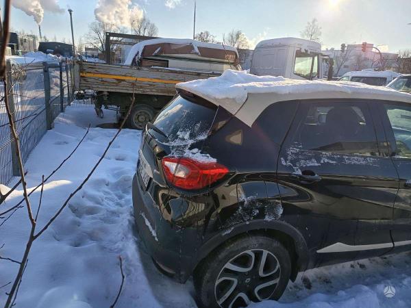 Melns Renault Captur 2013 Kauņa, ar dzinēja tilpumu 1.20 L un nobraukumu 218 tūkst. km par 3000 €, foto 4 vietnē AUTOMOTO.COM.LV