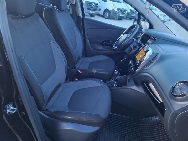 Black Renault Captur 2013 in Taurage, with an engine capacity of 1.20 L and mileage of 210 thousand km for 5100 €, photo 8 on AUTOMOTO.COM.LV