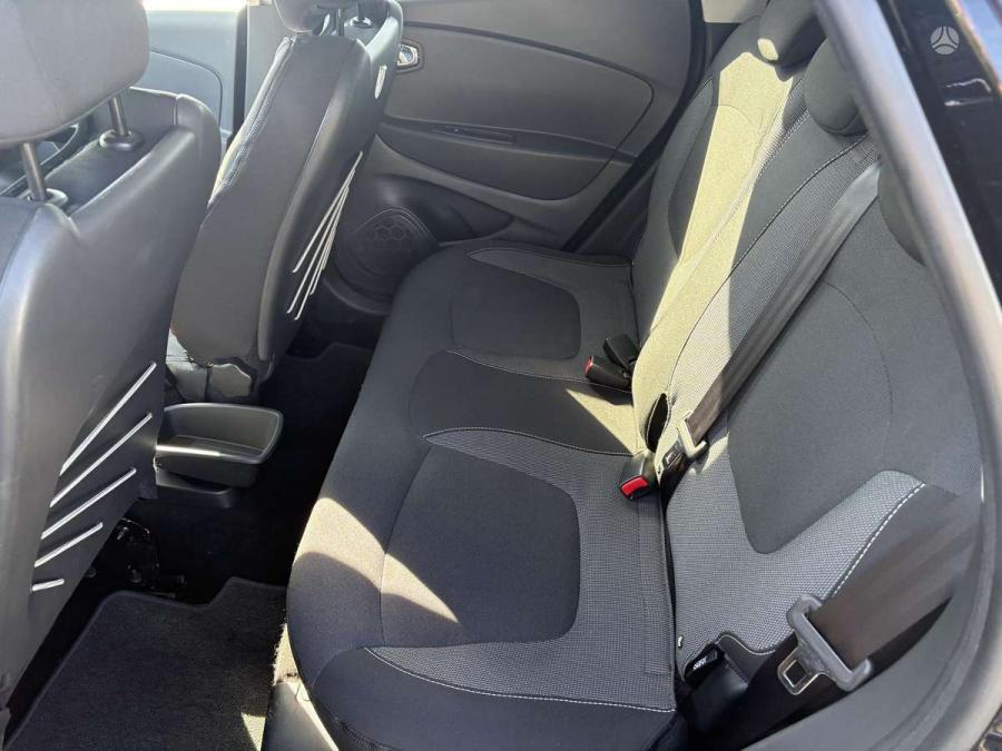 Black Renault Captur 2014 in Taurage, with an engine capacity of 1.46 L and mileage of 161 thousand km for 4400 €, photo 10 on AUTOMOTO.COM.LV