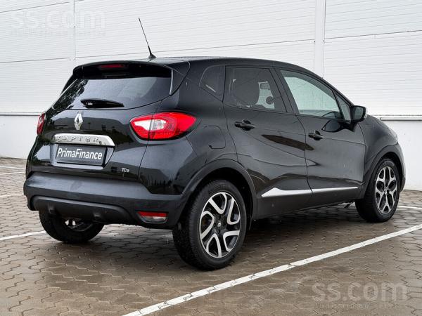 Black Renault Captur 2015 in Riga, with an engine capacity of 1.20 L and mileage of 0 thousand km for 7990 €, photo 2 on AUTOMOTO.COM.LV