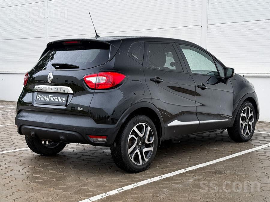 Black Renault Captur 2015 in Riga, with an engine capacity of 1.20 L and mileage of 0 thousand km for 7990 €, photo 3 on AUTOMOTO.COM.LV