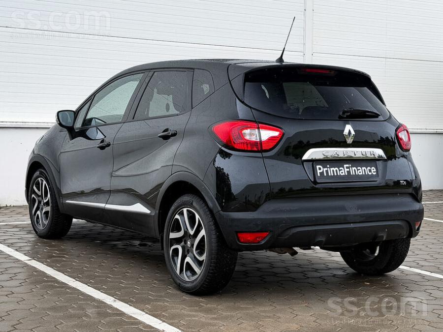 Black Renault Captur 2015 in Riga, with an engine capacity of 1.20 L and mileage of 0 thousand km for 7990 €, photo 5 on AUTOMOTO.COM.LV