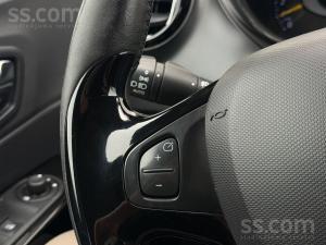 Black Renault Captur 2015 in Riga, with an engine capacity of 1.20 L and mileage of 0 thousand km for 7990 €, photo 21 on AUTOMOTO.COM.LV