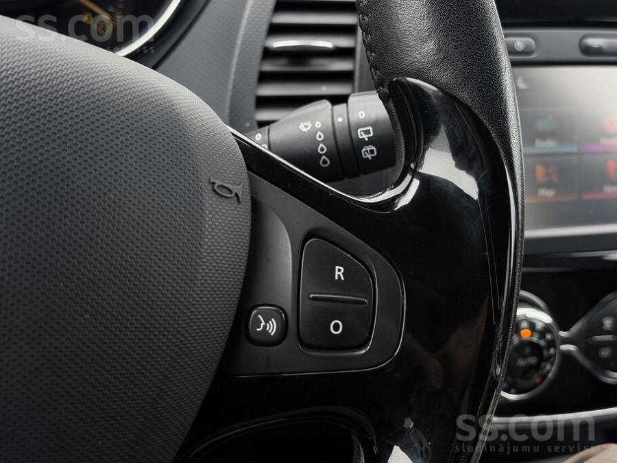 Black Renault Captur 2015 in Riga, with an engine capacity of 1.20 L and mileage of 0 thousand km for 7990 €, photo 22 on AUTOMOTO.COM.LV