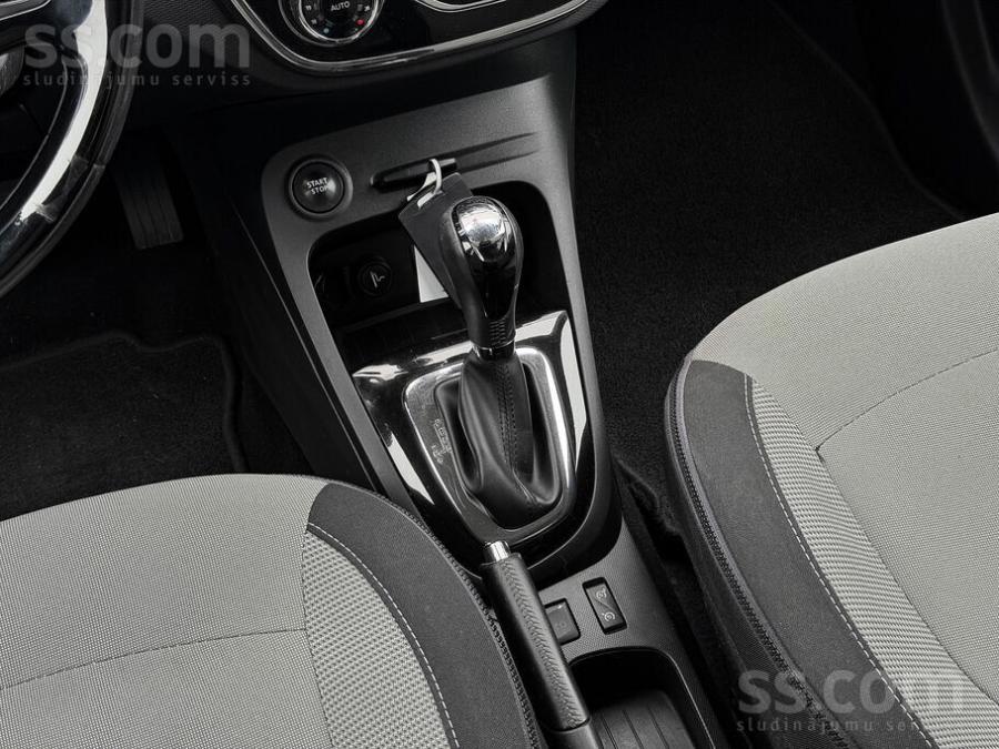 Black Renault Captur 2015 in Riga, with an engine capacity of 1.20 L and mileage of 0 thousand km for 7990 €, photo 25 on AUTOMOTO.COM.LV