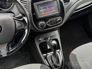 Black Renault Captur 2015 in Riga, with an engine capacity of 1.20 L and mileage of 0 thousand km for 7990 €, photo 26 on AUTOMOTO.COM.LV