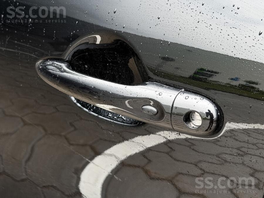 Black Renault Captur 2015 in Riga, with an engine capacity of 1.20 L and mileage of 0 thousand km for 7990 €, photo 29 on AUTOMOTO.COM.LV