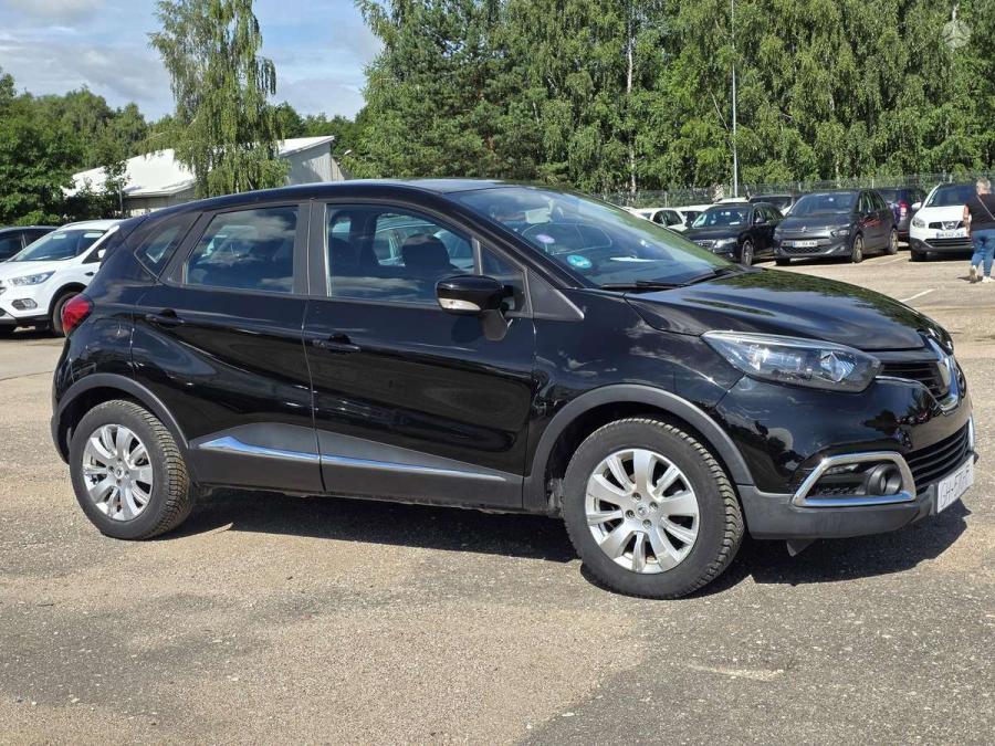 Black Renault Captur 2015 in Taurage, with an engine capacity of 0.90 L and mileage of 210 thousand km for 4500 €, photo 5 on AUTOMOTO.COM.LV