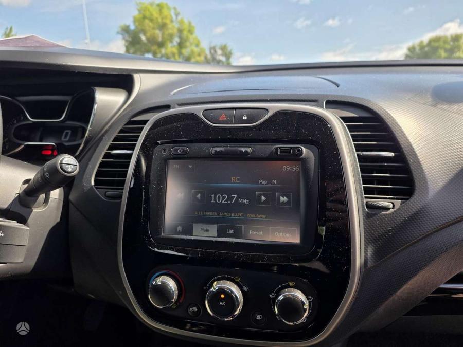 Black Renault Captur 2015 in Taurage, with an engine capacity of 0.90 L and mileage of 210 thousand km for 4500 €, photo 13 on AUTOMOTO.COM.LV