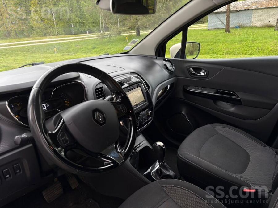 Black Renault Captur 2016 in Jelgava, with an engine capacity of 1.50 L and mileage of 155 thousand km for 7900 €, photo 6 on AUTOMOTO.COM.LV