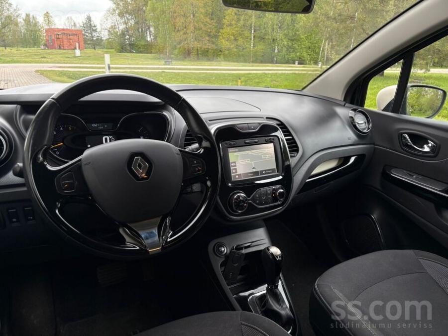 Black Renault Captur 2016 in Jelgava, with an engine capacity of 1.50 L and mileage of 155 thousand km for 7900 €, photo 8 on AUTOMOTO.COM.LV