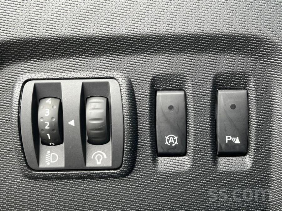 Melns Renault Captur 2016 Rīga, ar dzinēja tilpumu 0.90 L un nobraukumu 119 tūkst. km par 6490 €, foto 17 vietnē AUTOMOTO.COM.LV