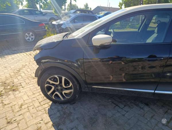 Black Renault Captur 2017 in Taurage, with an engine capacity of 1.50 L and mileage of 190 thousand km for 1200 €, photo 1 on AUTOMOTO.COM.LV