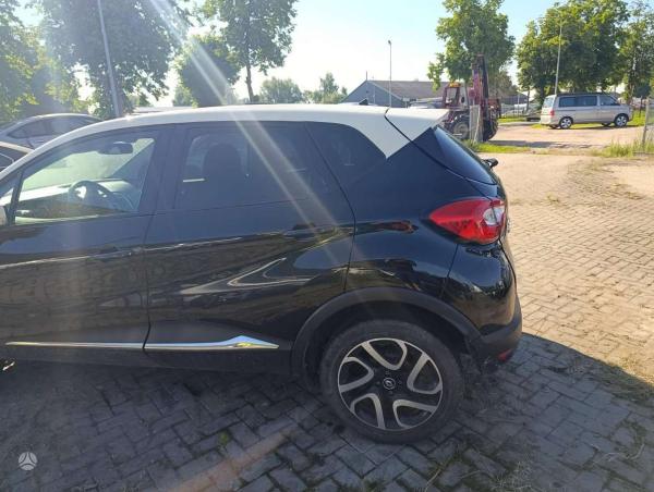 Black Renault Captur 2017 in Taurage, with an engine capacity of 1.50 L and mileage of 190 thousand km for 1200 €, photo 3 on AUTOMOTO.COM.LV