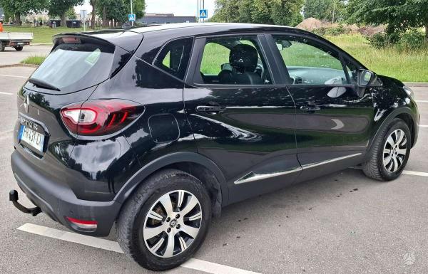 Black Renault Captur 2019 in Taurage, with an engine capacity of 1.50 L and mileage of 184 thousand km for 6500 €, photo 5 on AUTOMOTO.COM.LV
