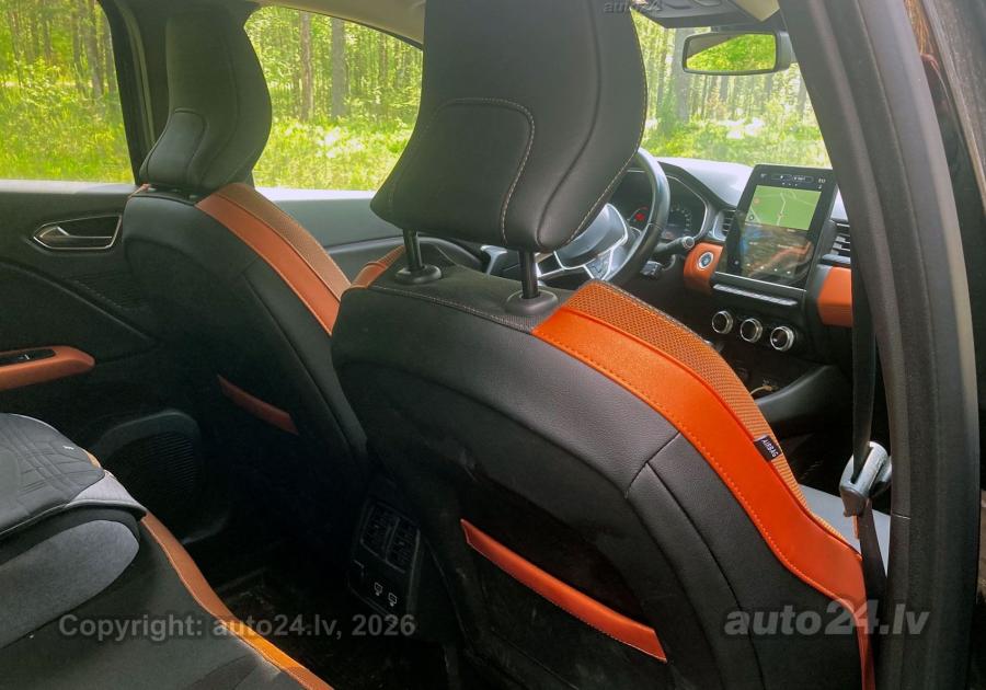 Black Renault Captur 2020 in Tallinn, with an engine capacity of 1.50 L and mileage of 136 thousand km for 13900 €, photo 7 on AUTOMOTO.COM.LV