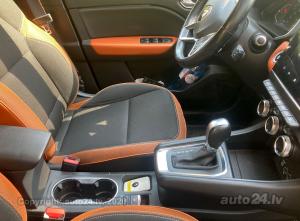 Black Renault Captur 2020 in Tallinn, with an engine capacity of 1.50 L and mileage of 136 thousand km for 13900 €, photo 8 on AUTOMOTO.COM.LV